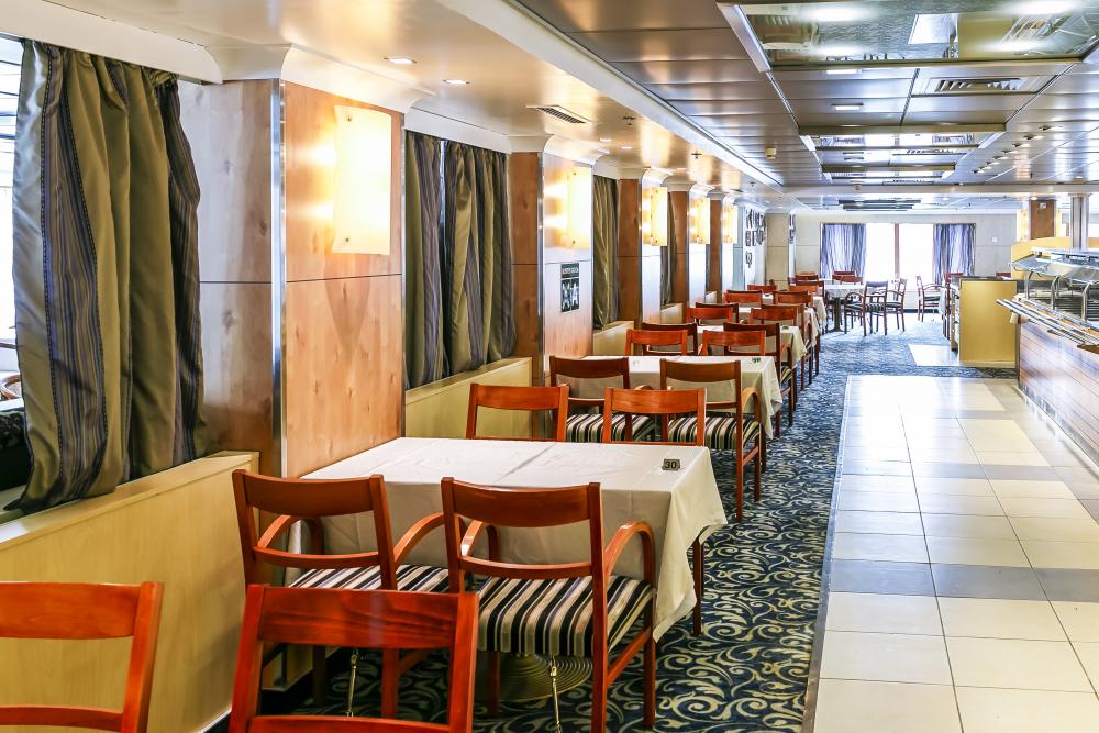 Ocean Endeavour - Small ship cruises in the Arctic