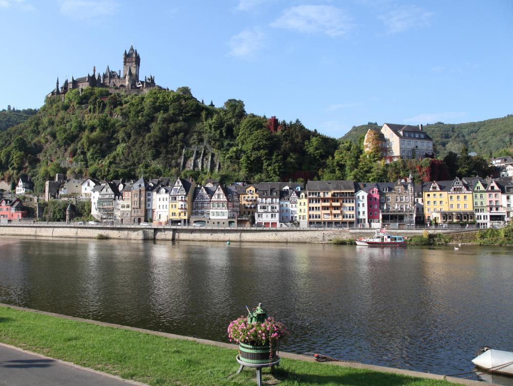 1 Exceptional Cochem Archaeology Tours for 2024-2025