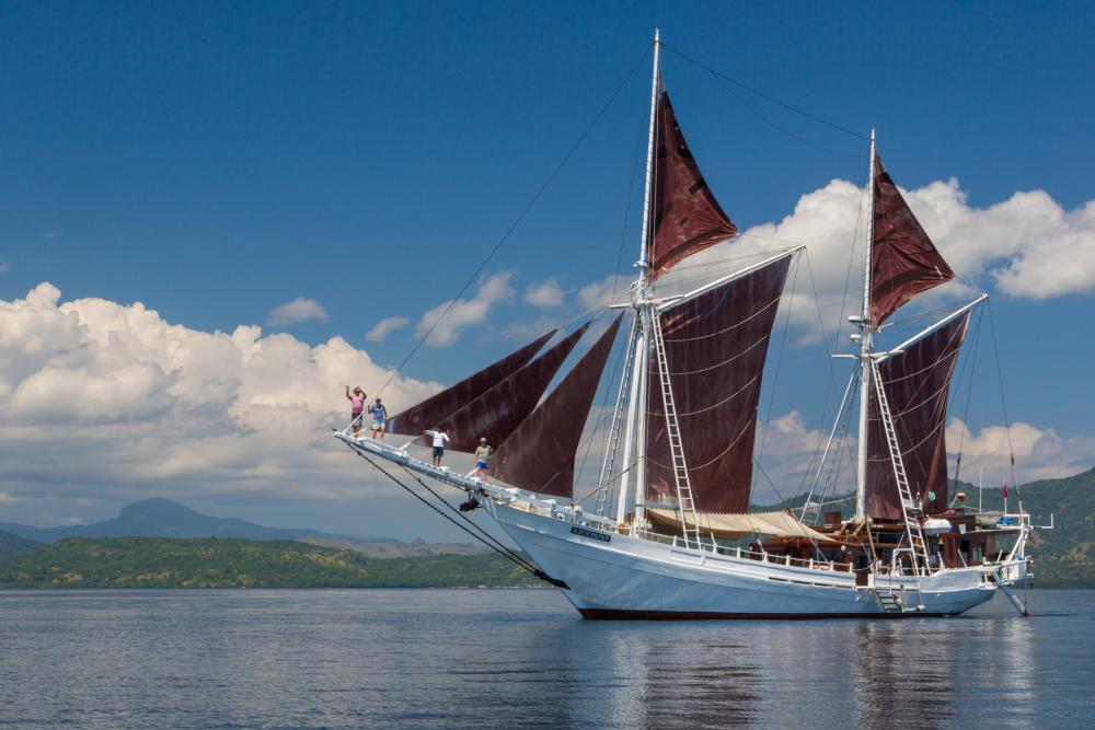 Katharina - Traditional Pinisi Sailing Cruises Through Indonesia