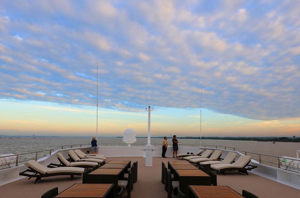 Coral Discoverer - South Pacific Cruises, Luxury South Pacific ...