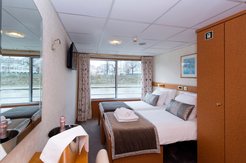 4-day Cruise on Seine River going through the Extraordinary ...