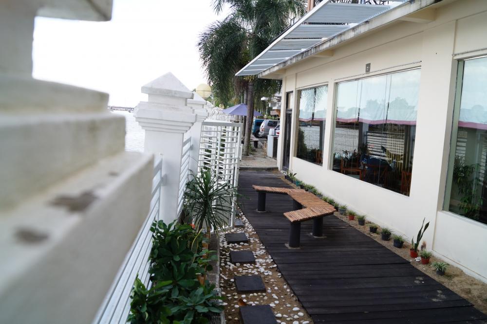 Hotel Victoria River View