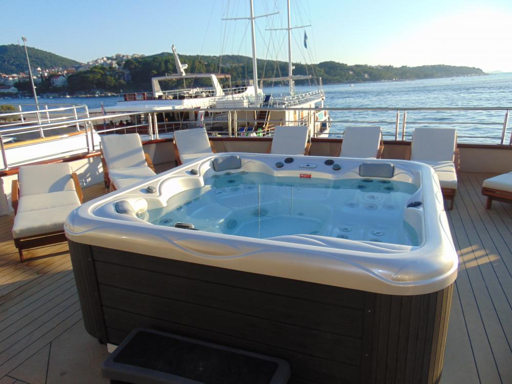 MS Ambassador - Cruise along the Croatian Coast