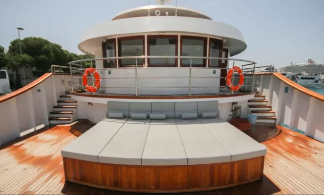 Nautilus Prices, Itineraries, Photos, Deck Plans, Cabins & Reviews 2024 ...