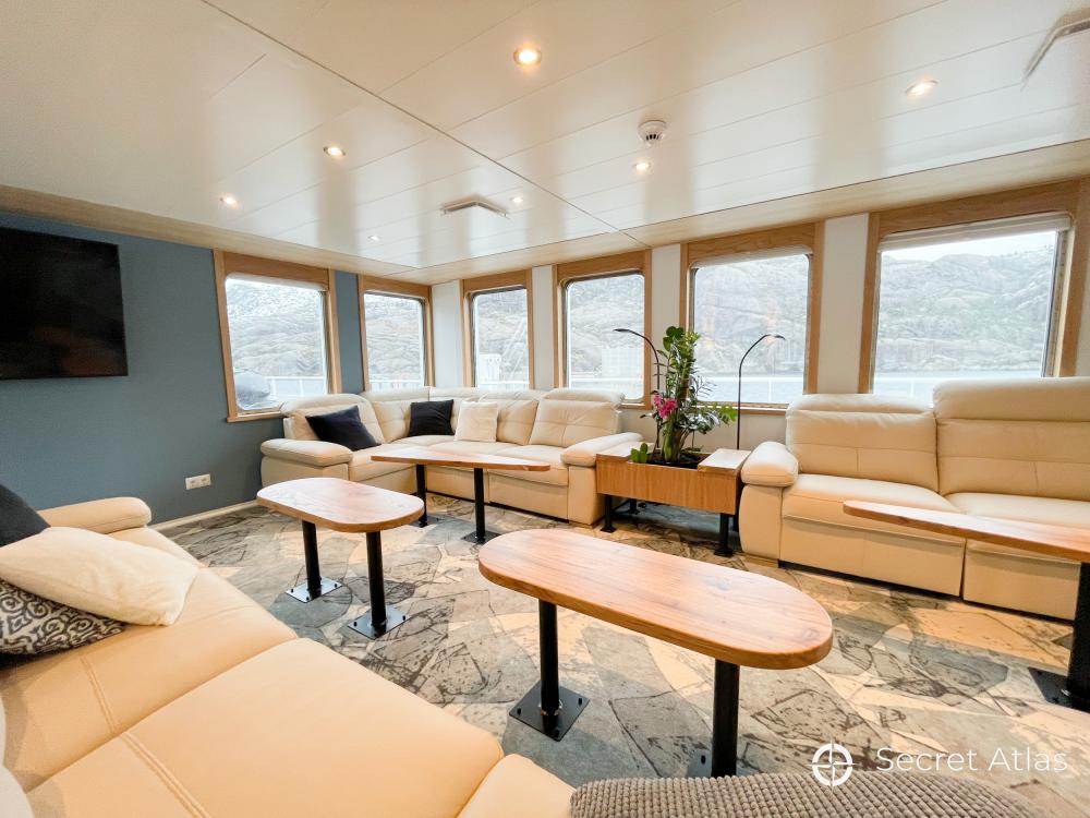 MV Explorer - High-end Small Svalbard Cruise Ship
