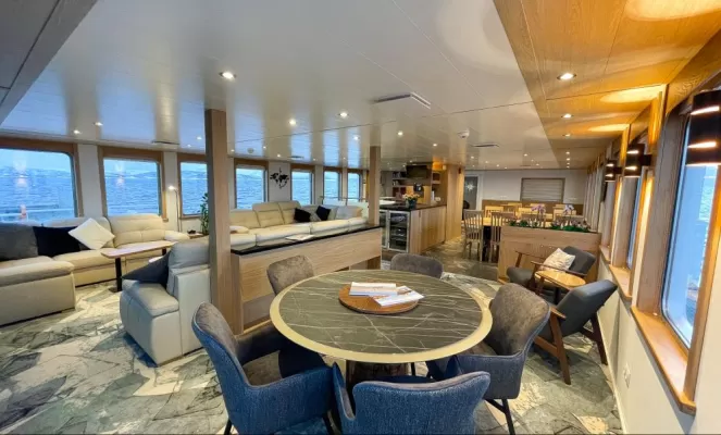 MV Explorer - High-end Small Svalbard Cruise Ship
