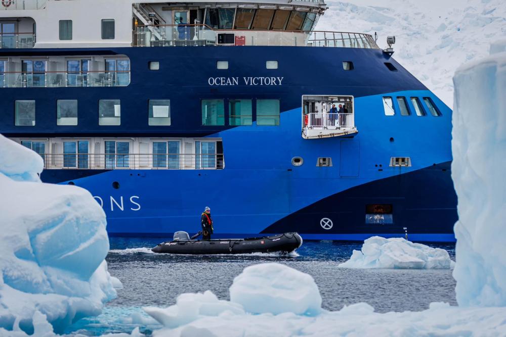 Ocean Victory - Cruise to the polar regions Antarctica and the Arctic ...