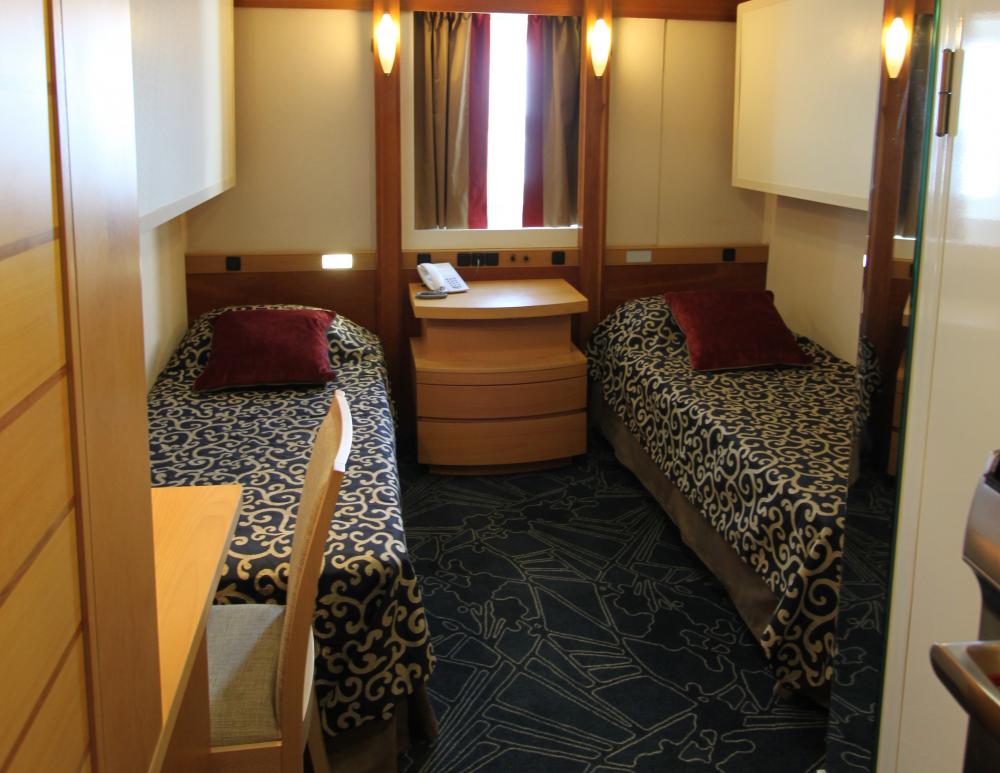 Ocean Endeavour - Small ship cruises in the Arctic