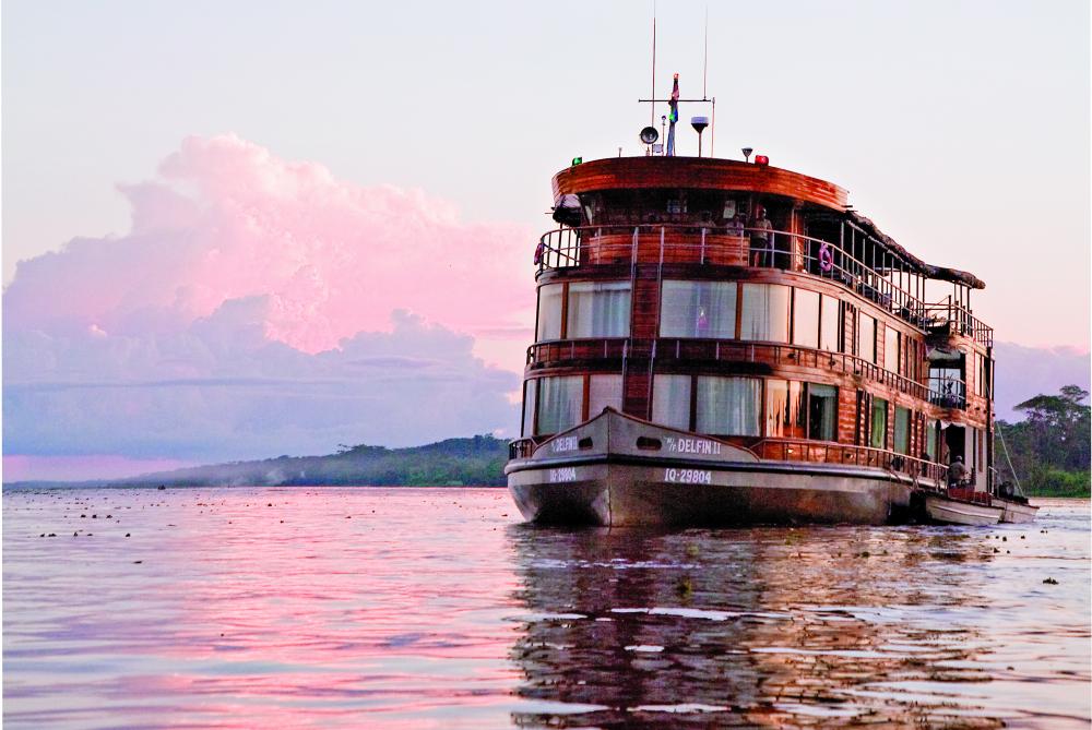 Delfin II - Cruises in the Amazon