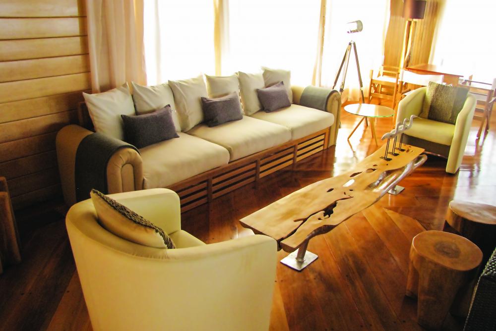 Delfin II - Cruises in the Amazon